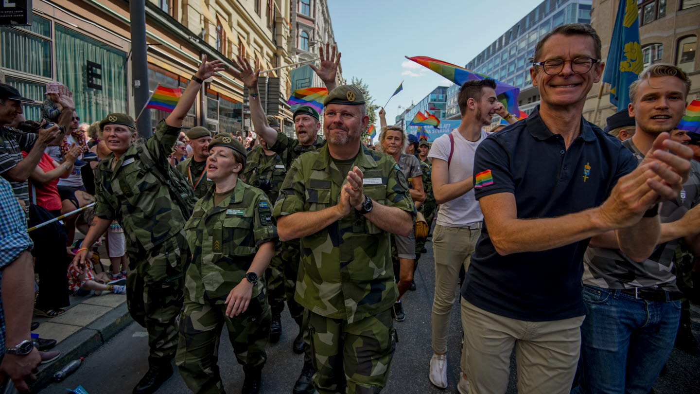 Rekordstort Deltagande För Försvarsmakten I Prideparaden Försvarsmakten
