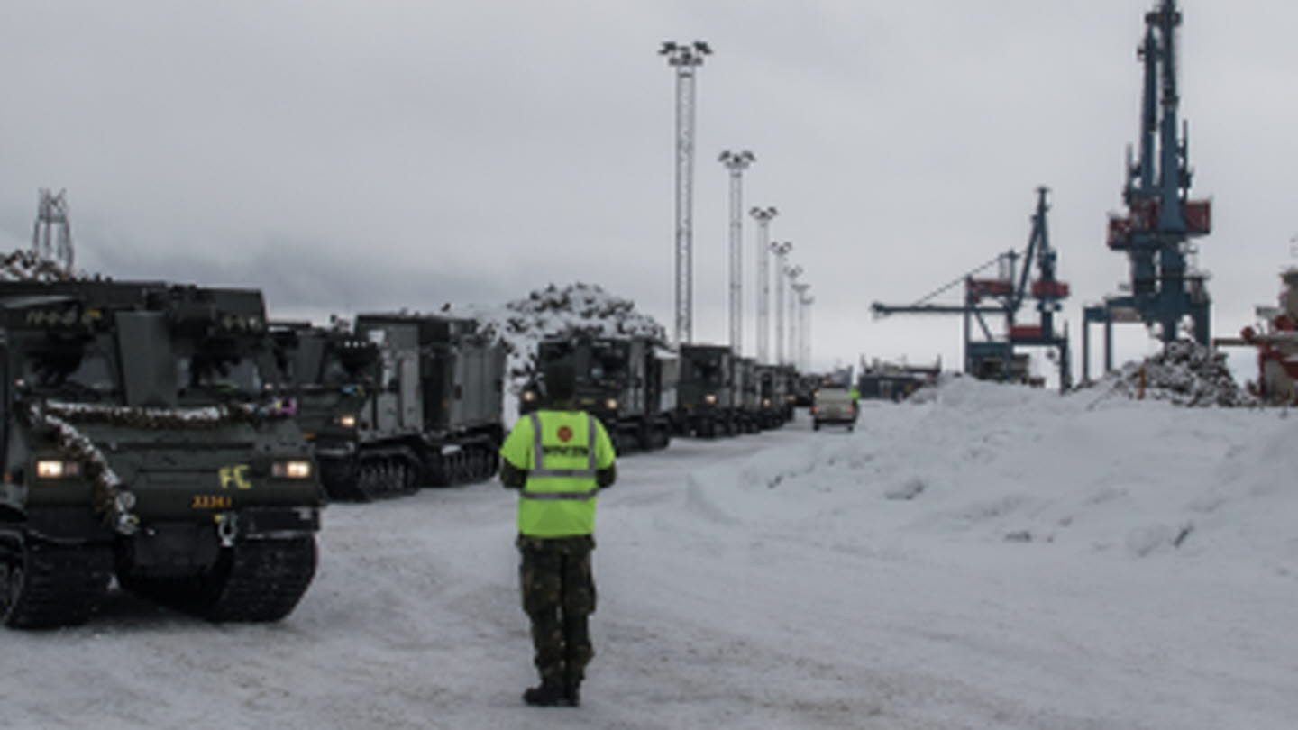 Två skepp kommer lastade... - Försvarsmakten