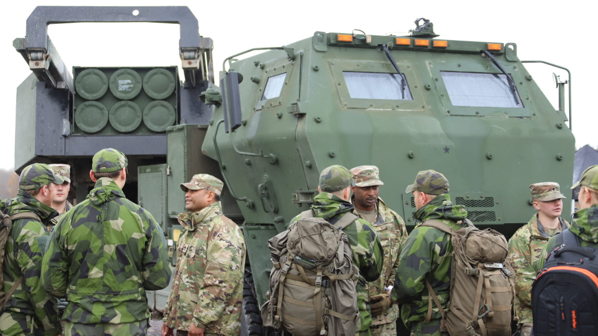 Uppvisning för både generaler och kadetter - Försvarsmakten