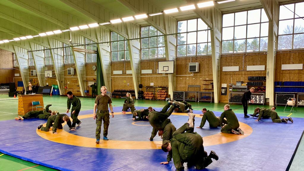 Framtida chefer rustar sig för fysiska utmaningar - Försvarsmakten