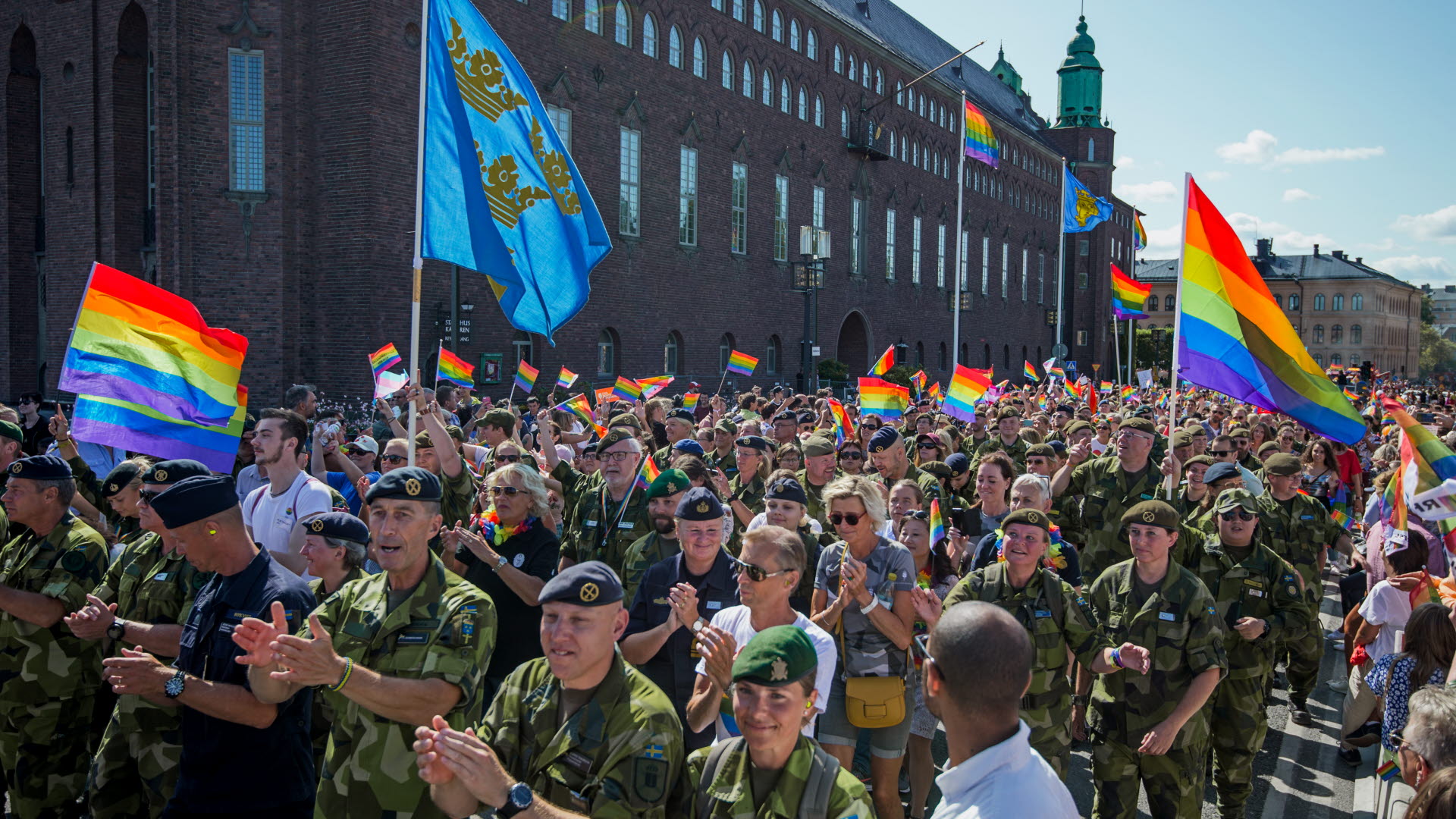 Rekordstort Deltagande För Försvarsmakten I Prideparaden Försvarsmakten