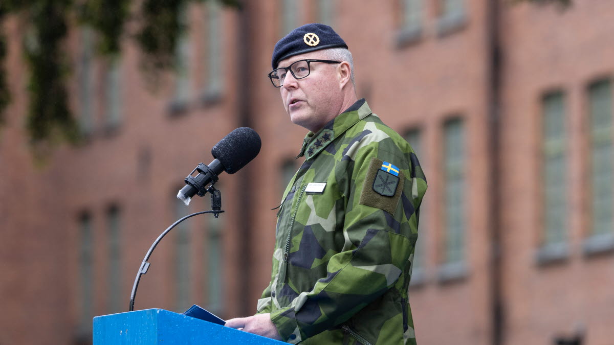 Carl-Johan Edström tar befälet över försvarsstaben och Högkvarteret ...