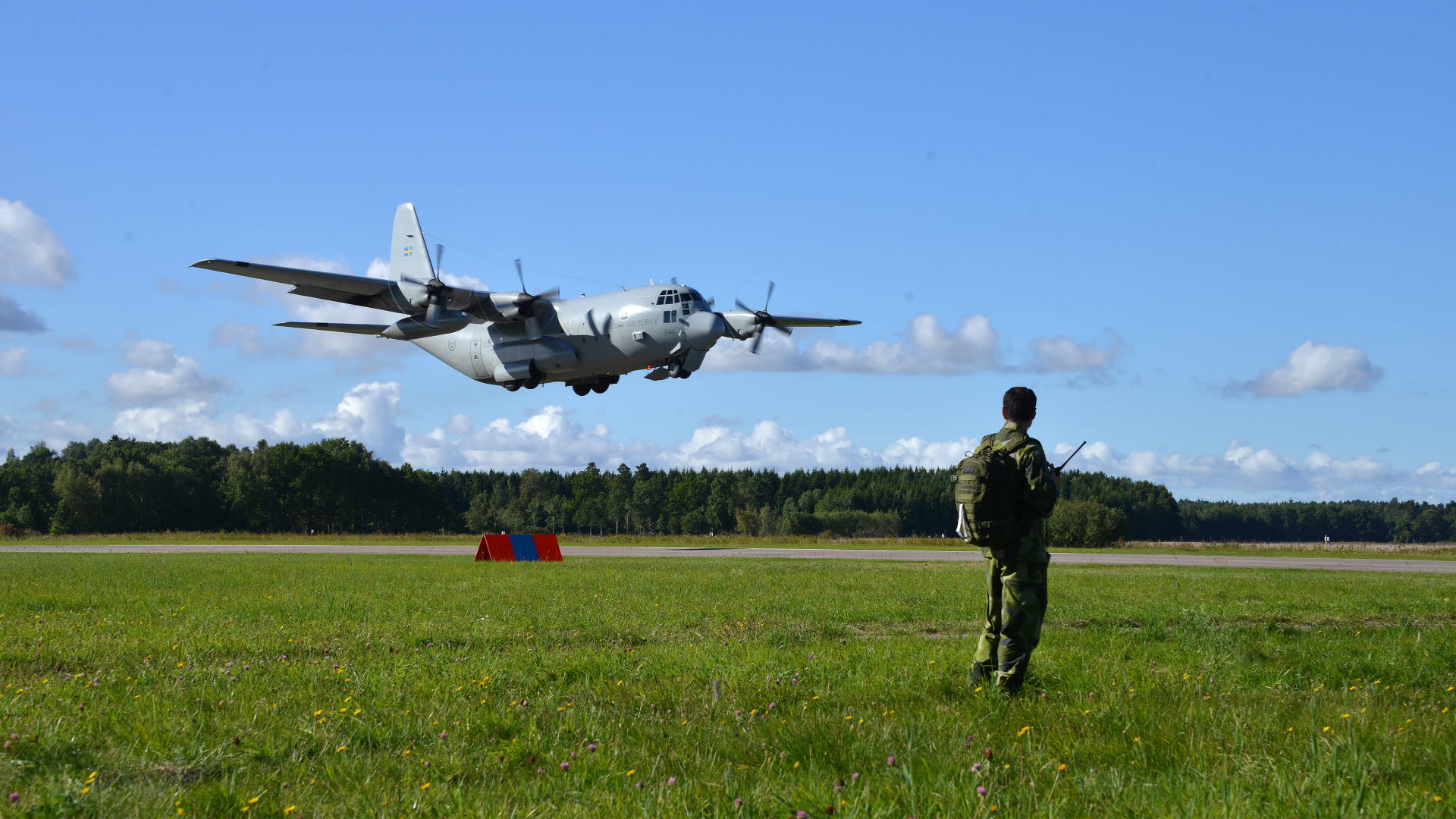 Ökad bevakning för ökad flygsäkerhet - Försvarsmakten