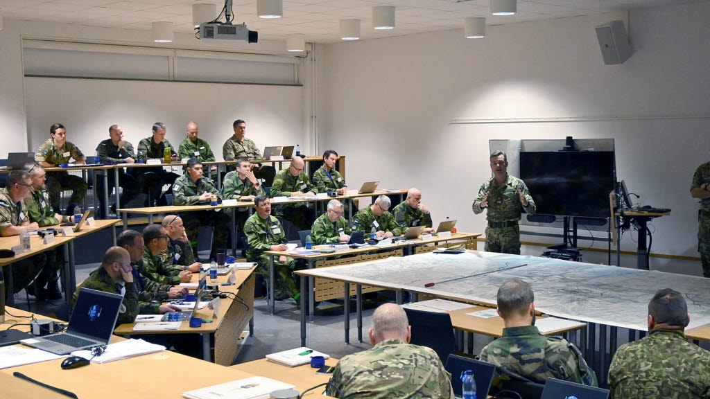 Swedish officers trained in Nato tactical planning - Swedish Armed Forces