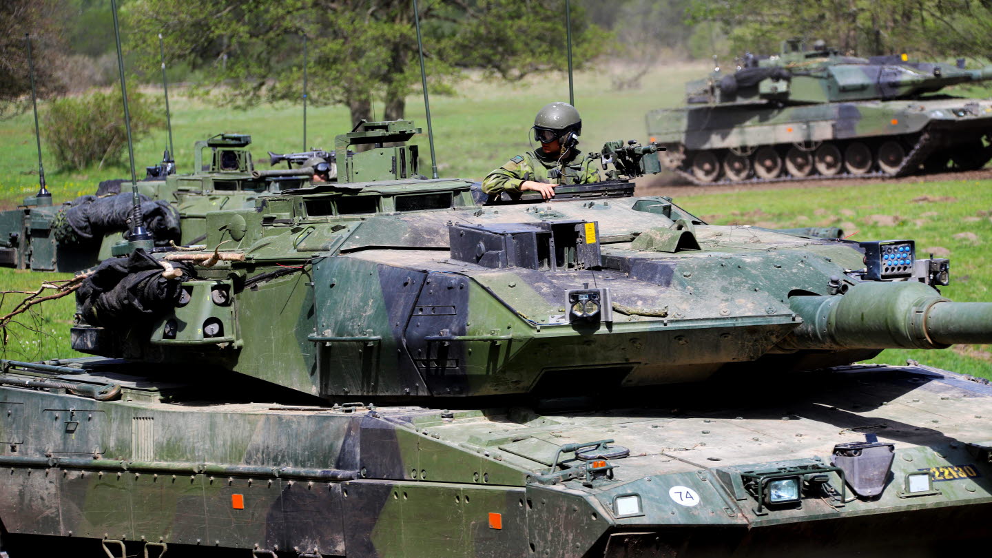 Våreld - konsten att flytta tunga fordon över stora ytor - Försvarsmakten