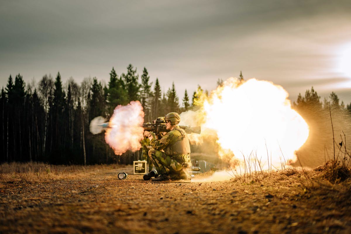 GRG 18 - Nytt vapensystem i händerna på nya sergeanter i norr ...