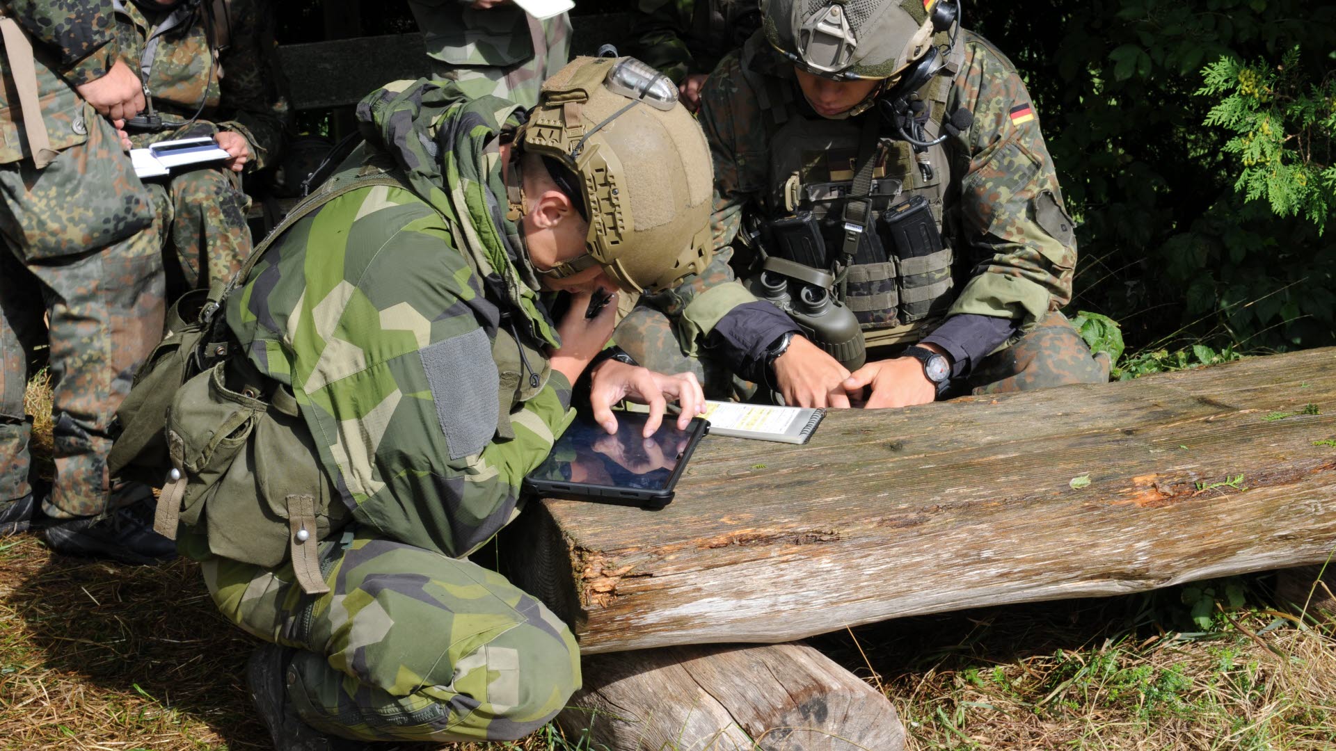 Svenska JTAC övas i krävande alpmiljö - Försvarsmakten