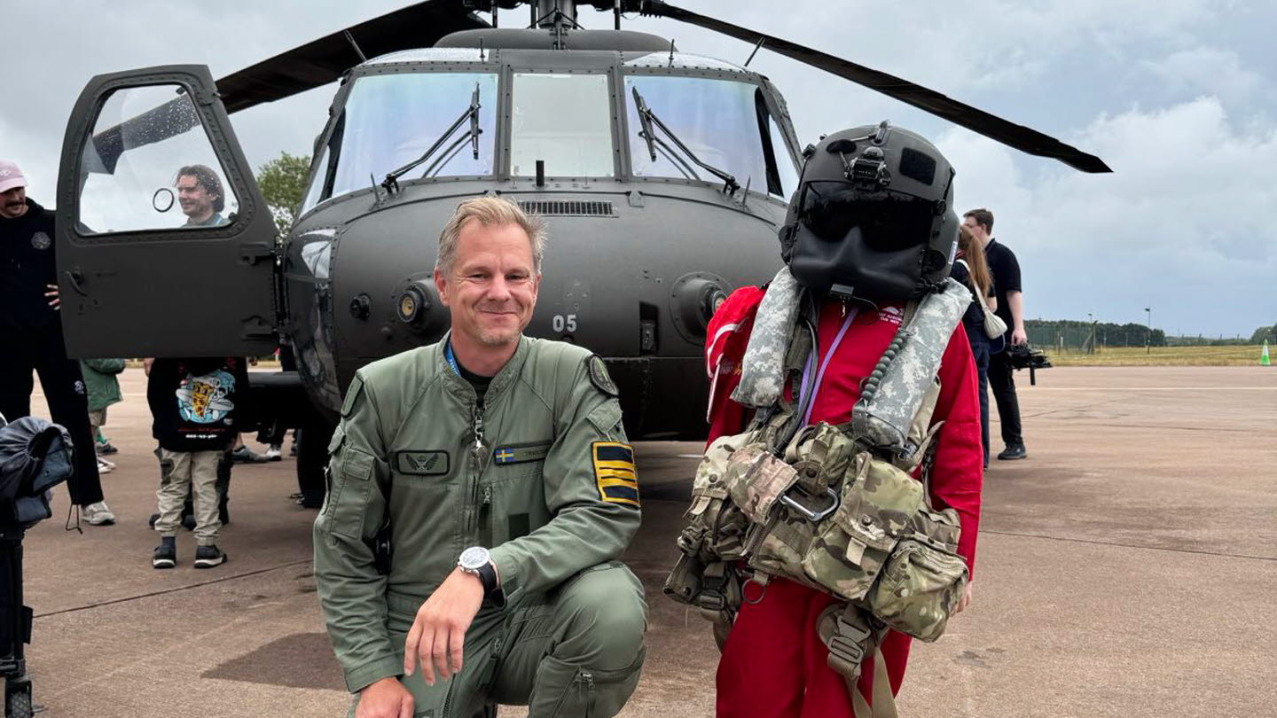 Helikopterflottiljen prisad på världens största flygshow - Försvarsmakten