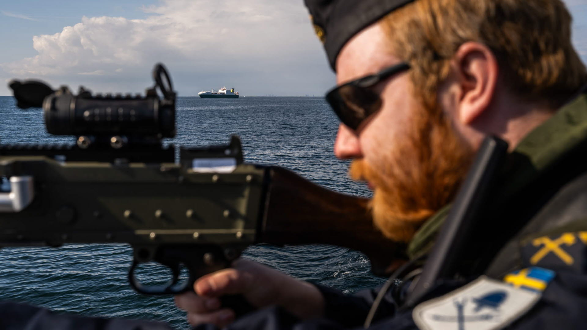 Marinen övervakade viktig transport - Försvarsmakten