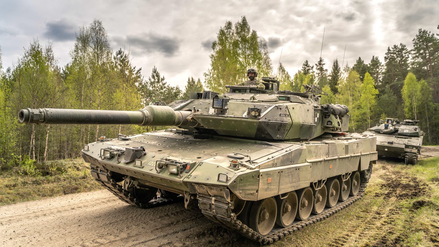 Armén övar styrka och rörlighet - Försvarsmakten