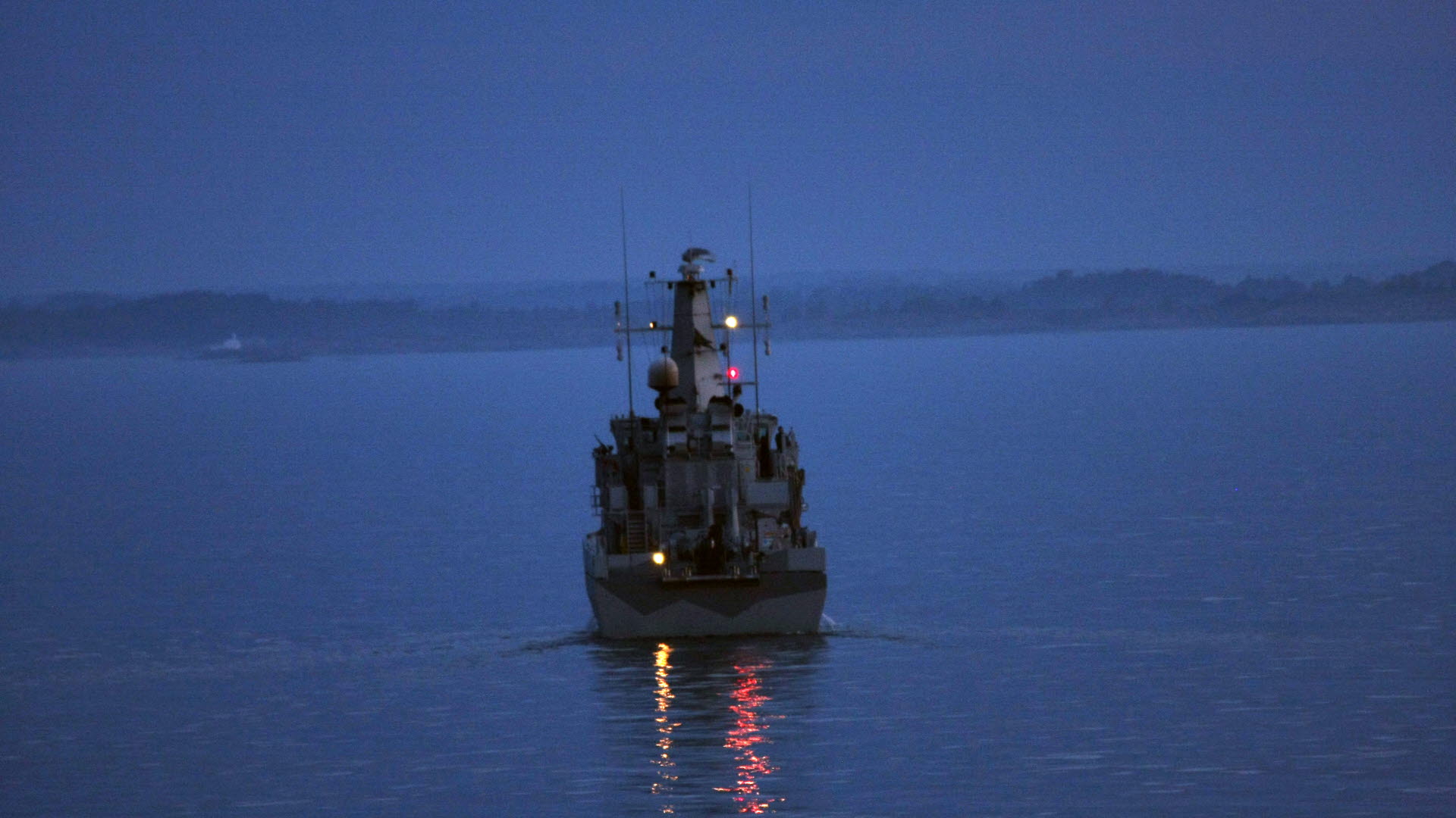Lotsar förbi farorna - Försvarsmakten
