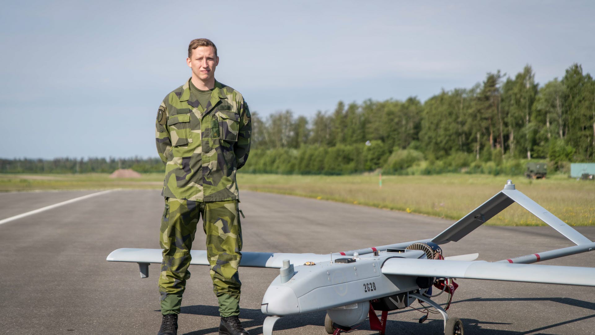 Han styr ögat i skyn - Försvarsmakten