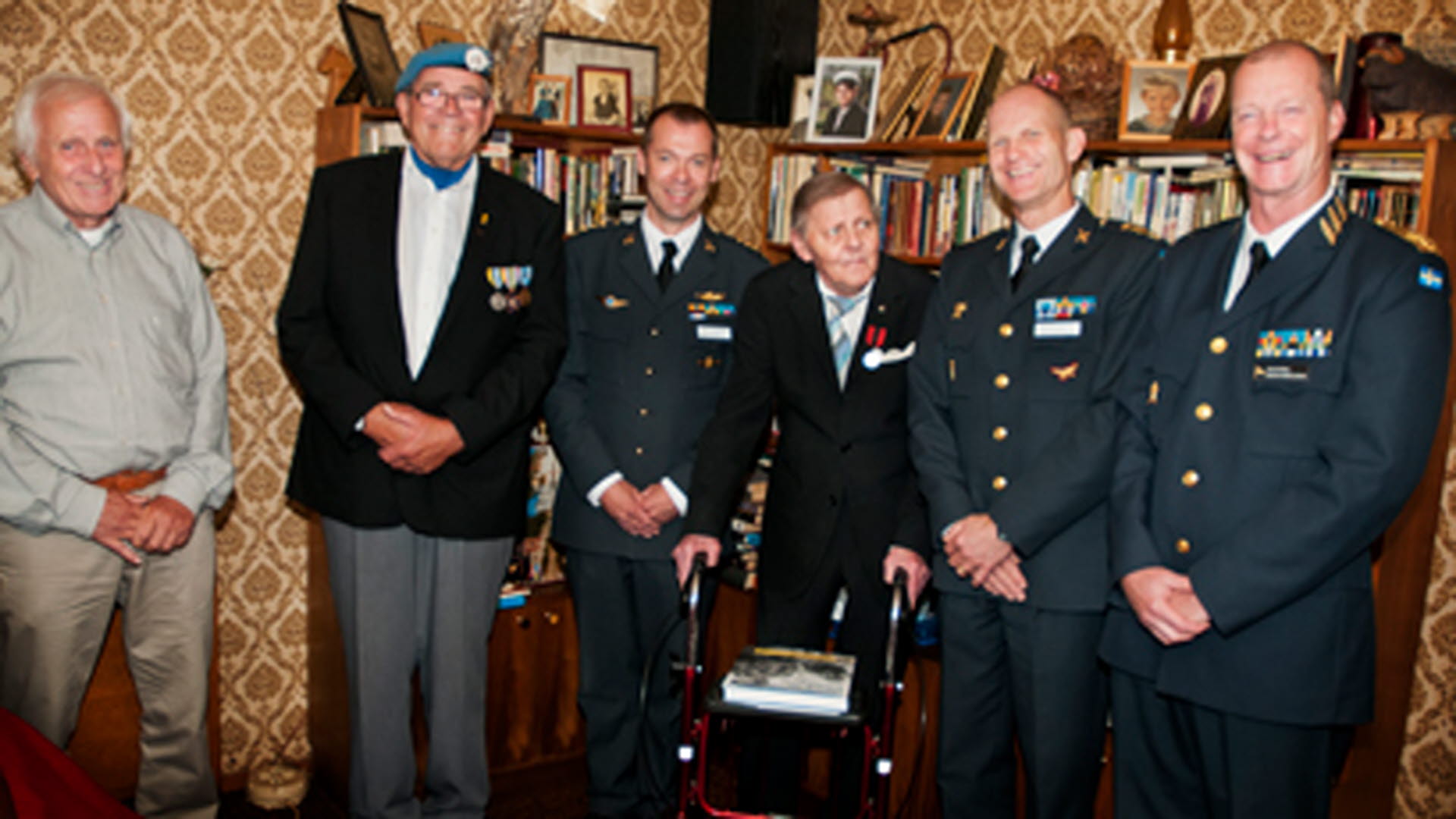 Medalj för insatser i Kongo – över femtio år senare - Försvarsmakten