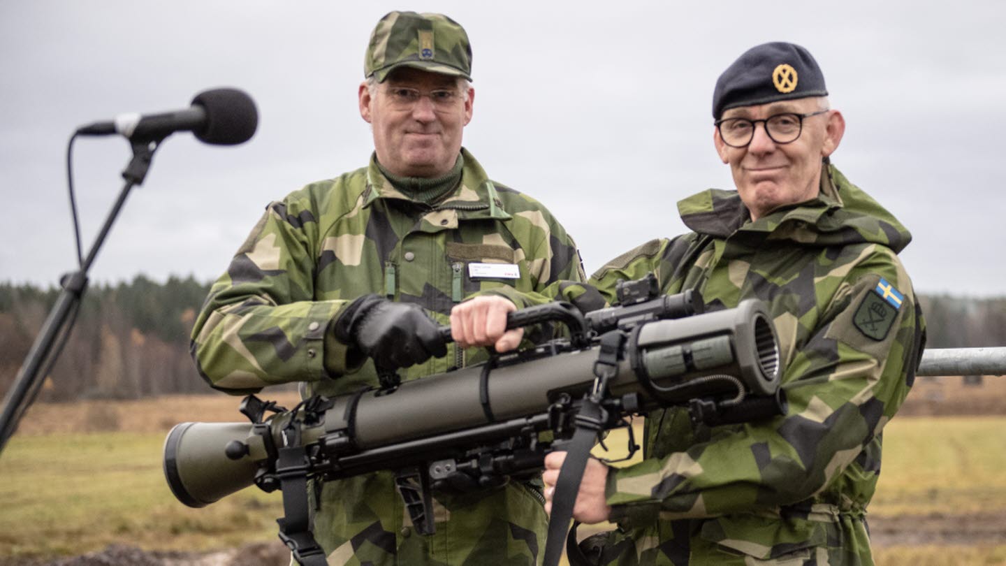 Uppvisning för både generaler och kadetter - Försvarsmakten