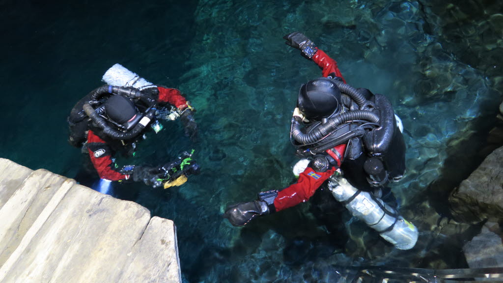 Försvarsmaktens dykare bärgade kropp från gruva - Försvarsmakten