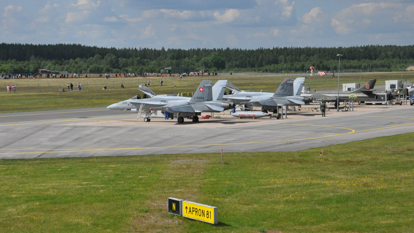 Flygdag på F 17 - Försvarsmakten