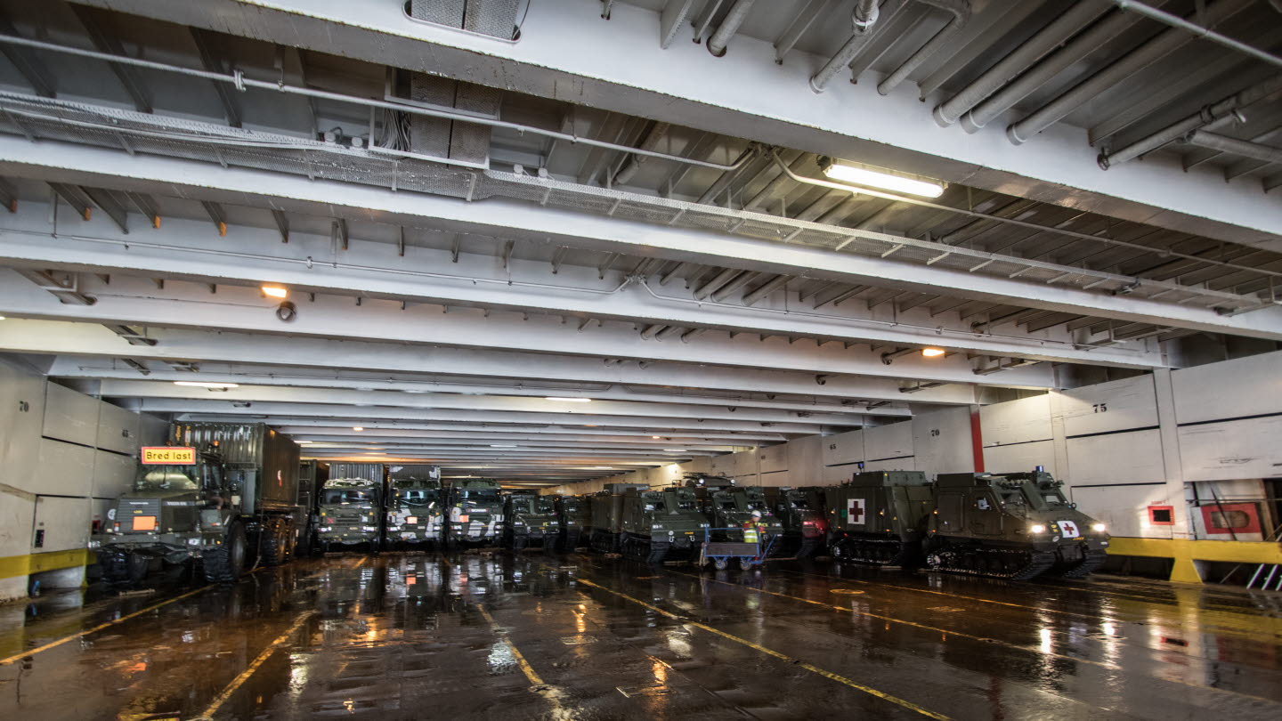 Två skepp kommer lastade... - Försvarsmakten