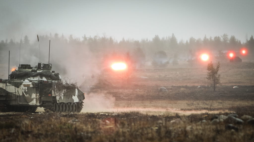Halt, eld, rök, bakåt! - Försvarsmakten