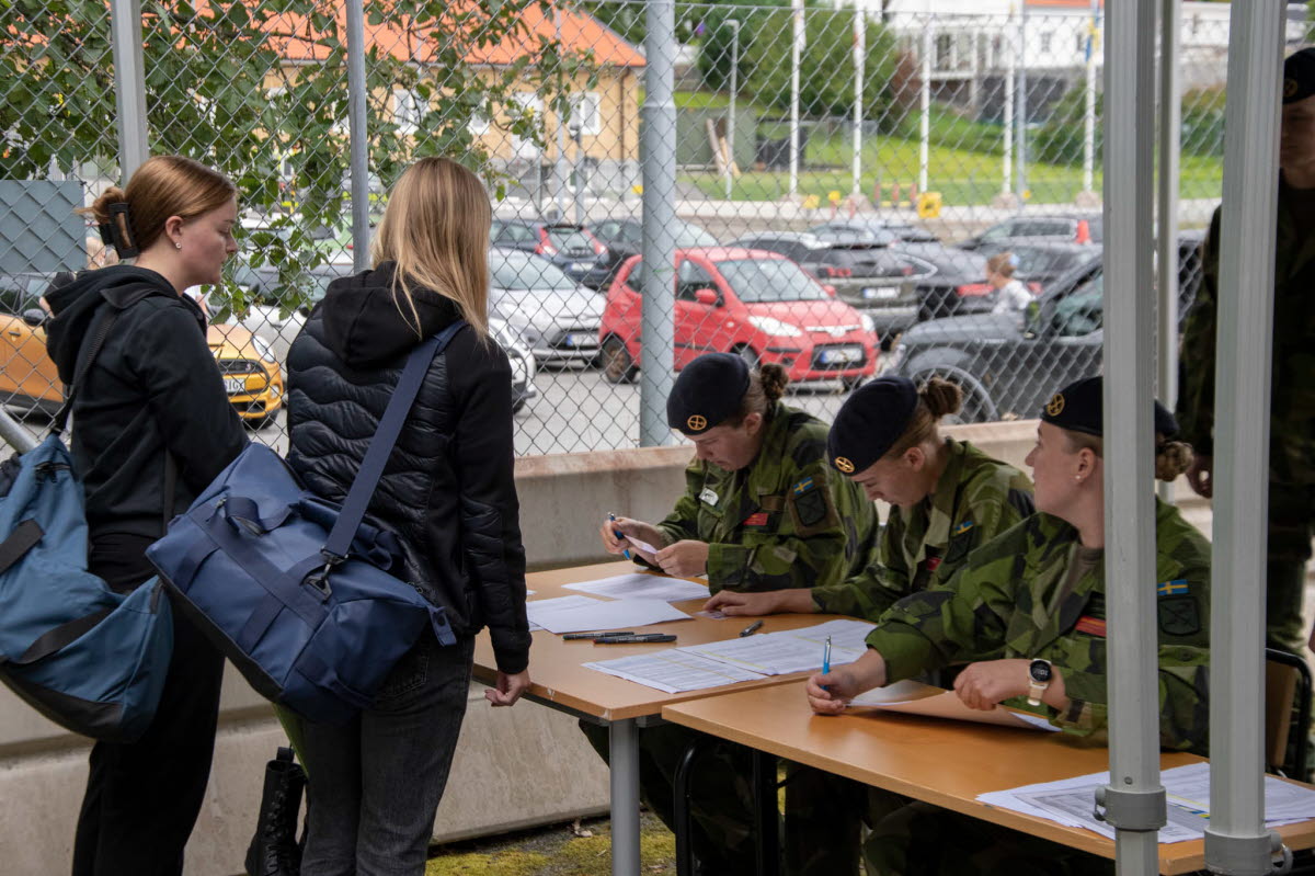 Nu rycker värnpliktiga in på Göteborgs garnison - Försvarsmakten