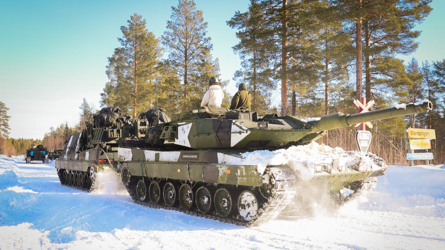 Realistiska strider utan kulor och krut - Försvarsmakten