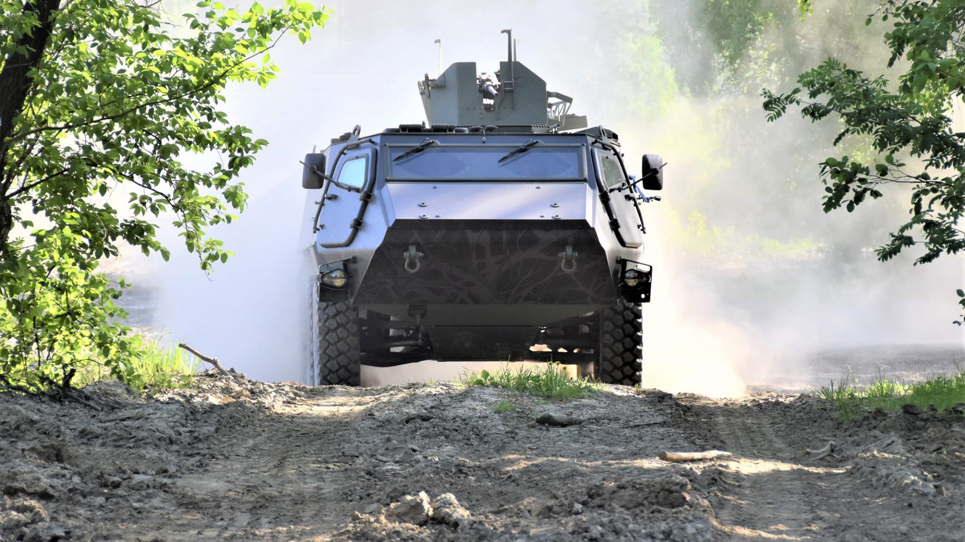 400 pansarterrängbilar på ingång - Försvarsmakten