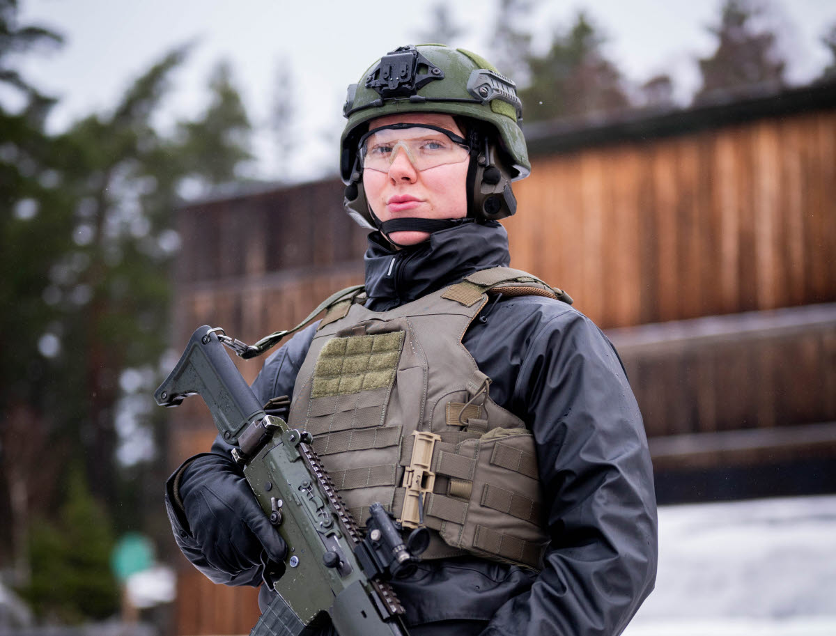 Först på Livgardet med nya kroppsskyddet - Försvarsmakten