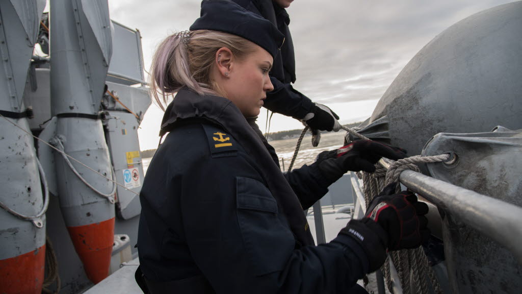 Fortsatt högt förtroende för det militära försvaret - Försvarsmakten