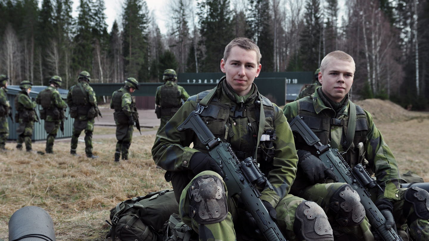 Med sikte på fortsatt tjänstgöring - Försvarsmakten