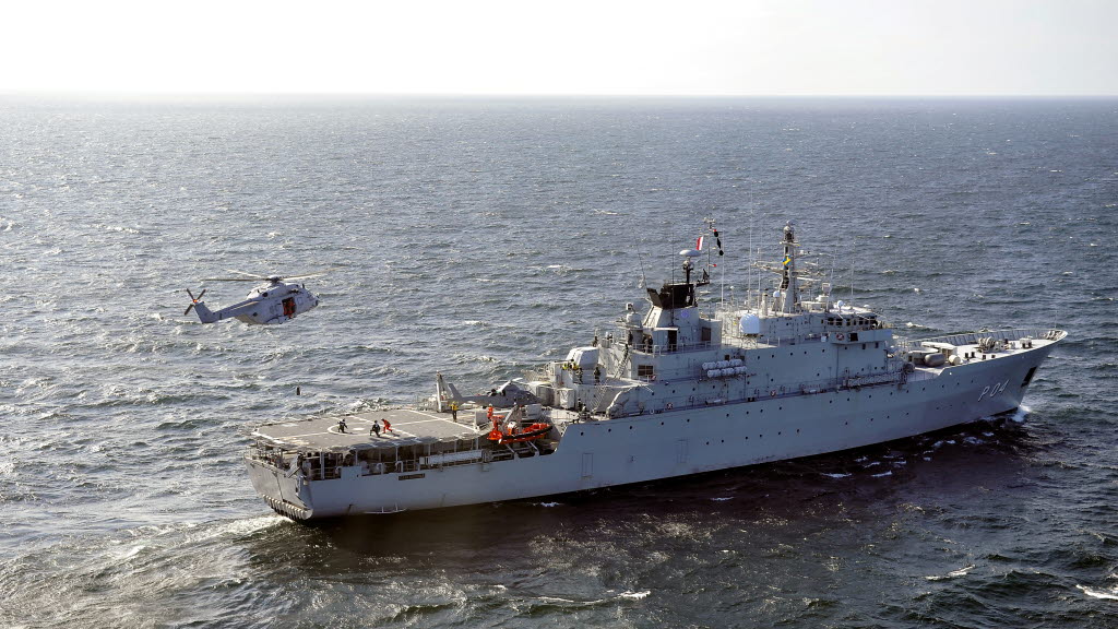 HMS Carlskrona - Försvarsmakten