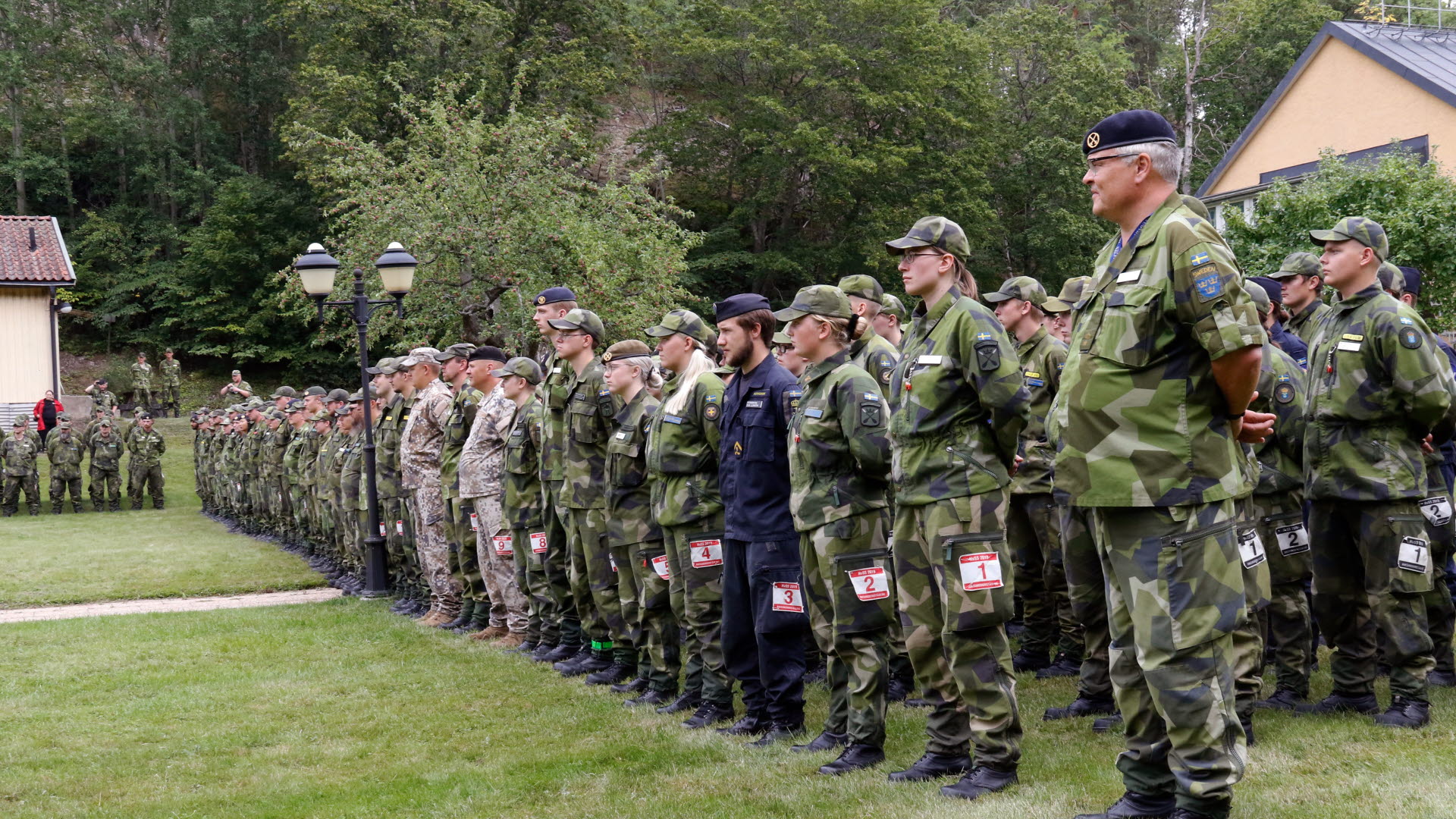 Full fart och hård kamp vid ungdomstävling - Försvarsmakten