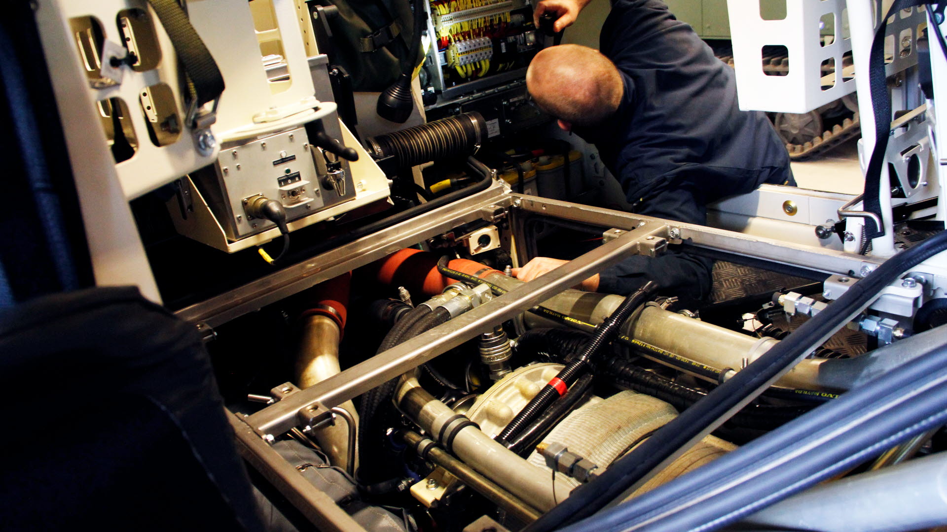 Tekniska framsteg med bandvagn 410 - Försvarsmakten