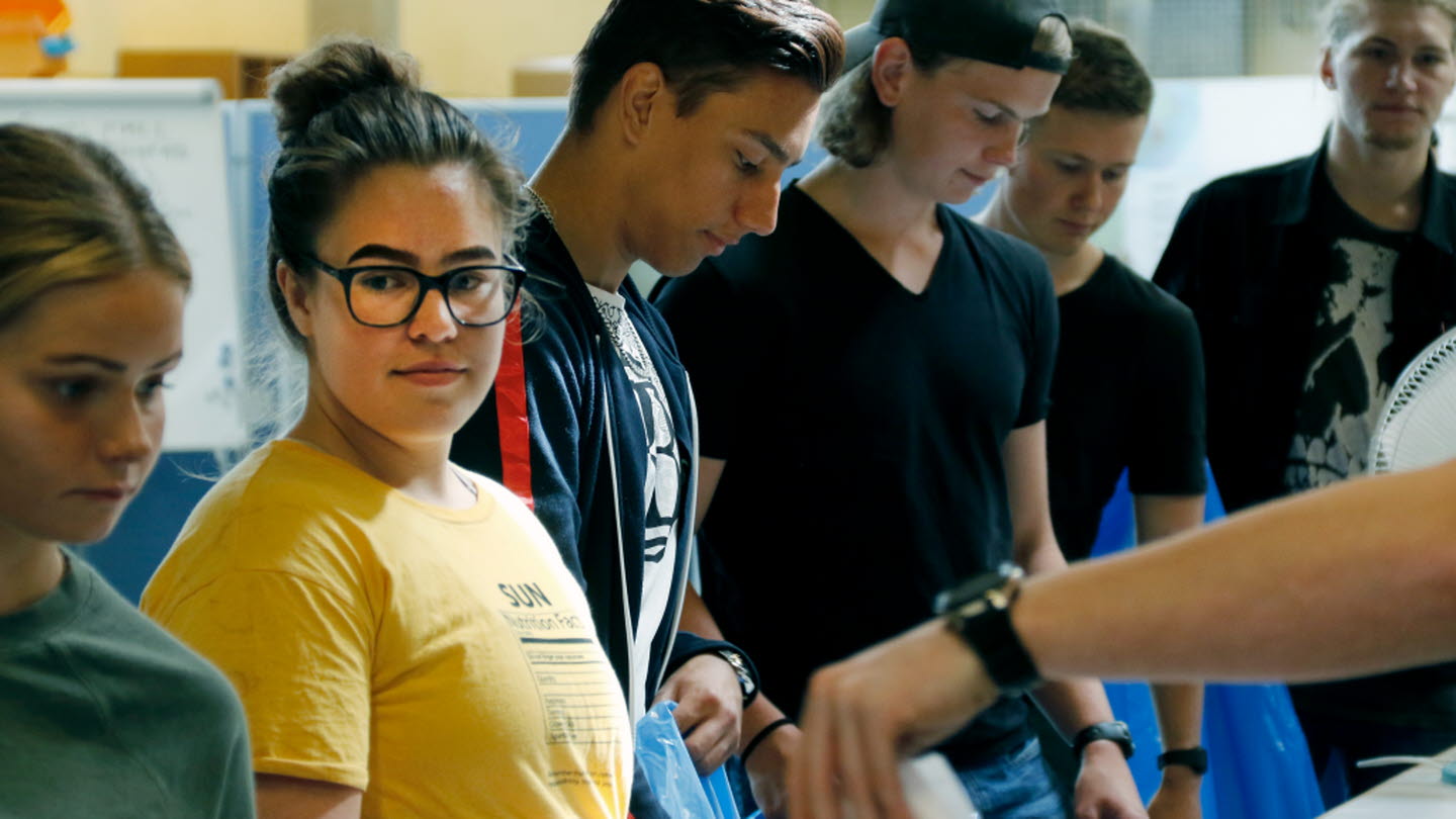 Idag rycker 1 300 rekryter in - Försvarsmakten