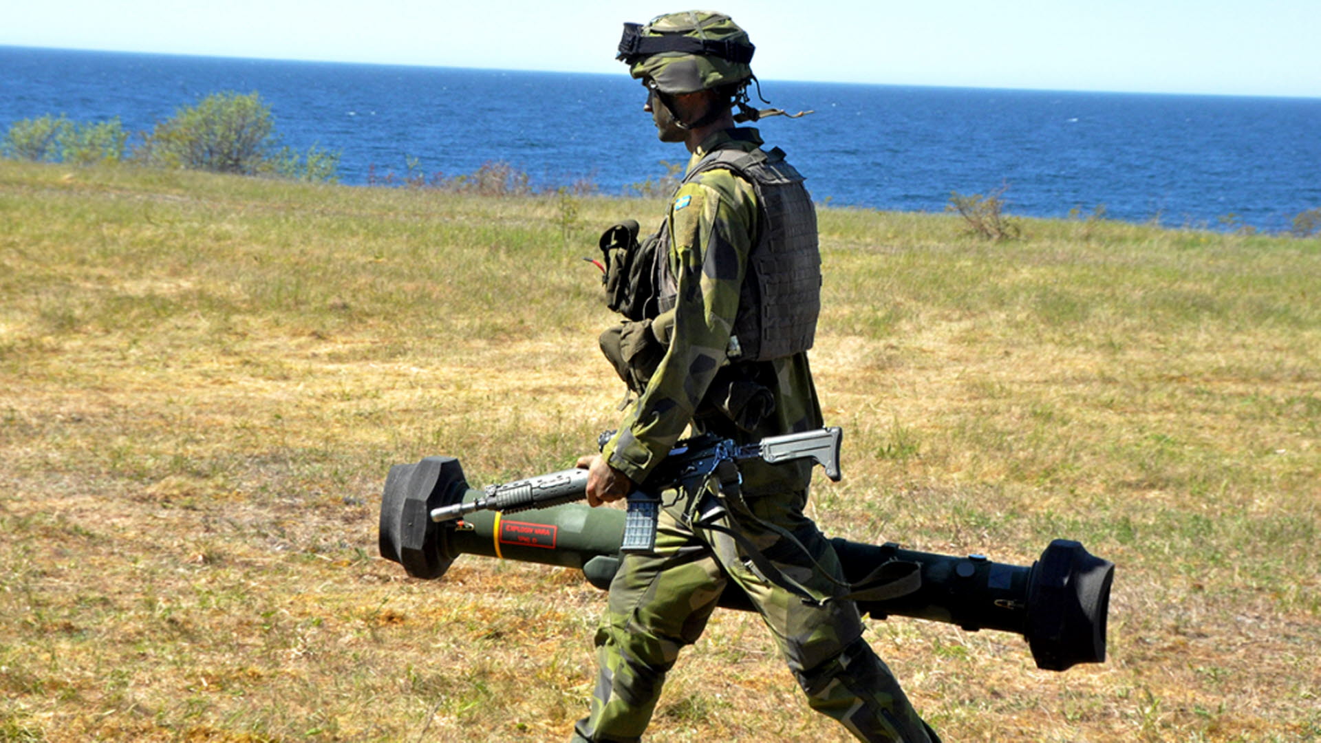 Oskar sköt robot 70 på hemmaplan - Försvarsmakten