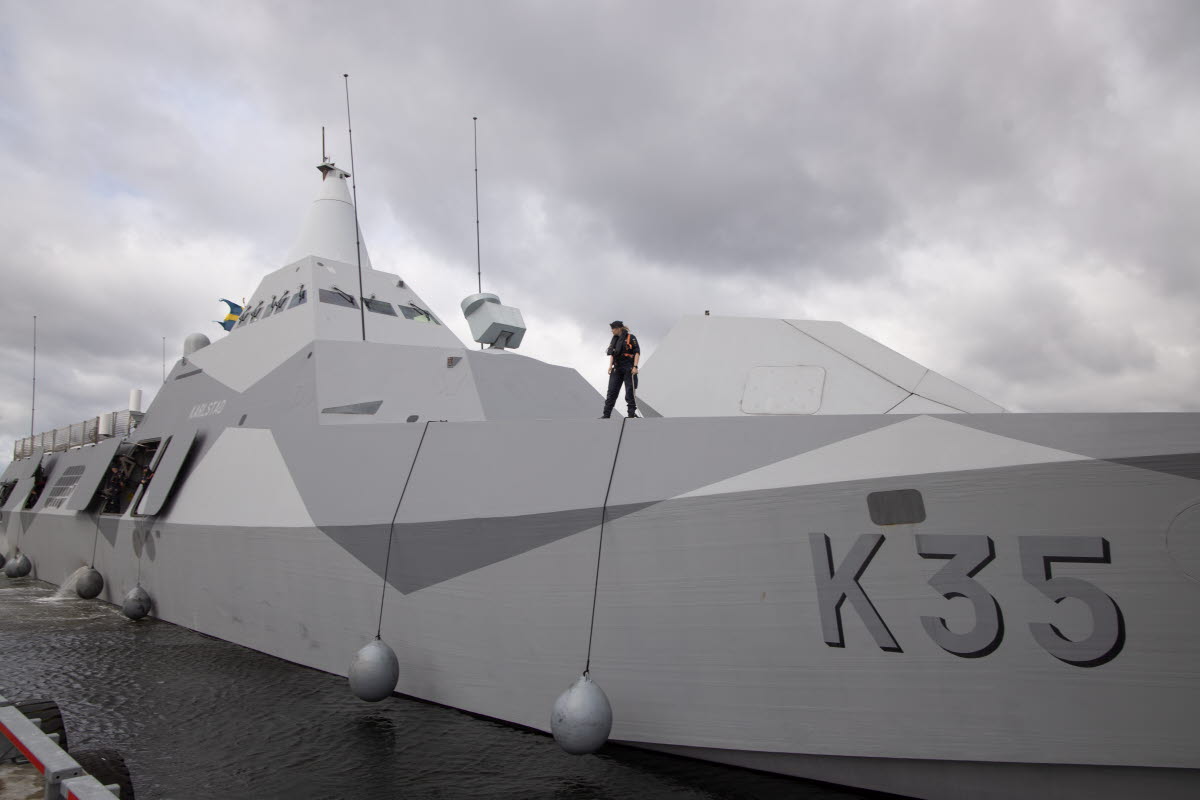 Nitton nationer övar tillsammans - Försvarsmakten