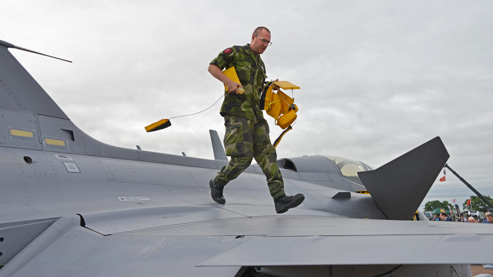 Teamwork bakom prisad flyguppvisning - Försvarsmakten