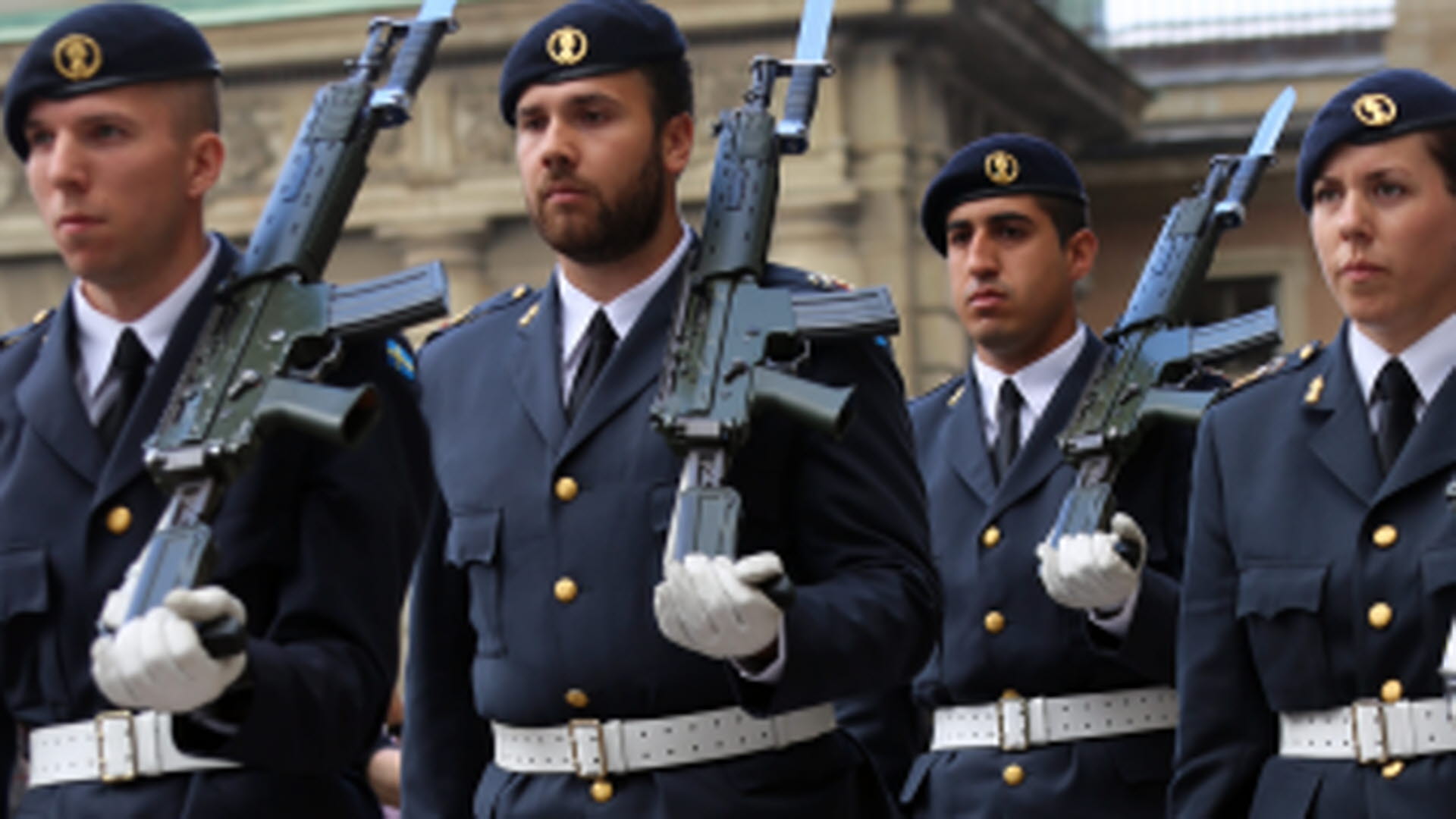 TIL Richard Nixon had the Secret Service uniform redesigned to closely ...