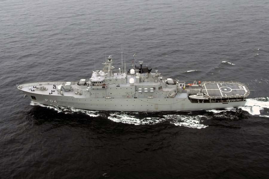 Fortsatta helikopterövningar på HMS Carlskrona - Försvarsmakten