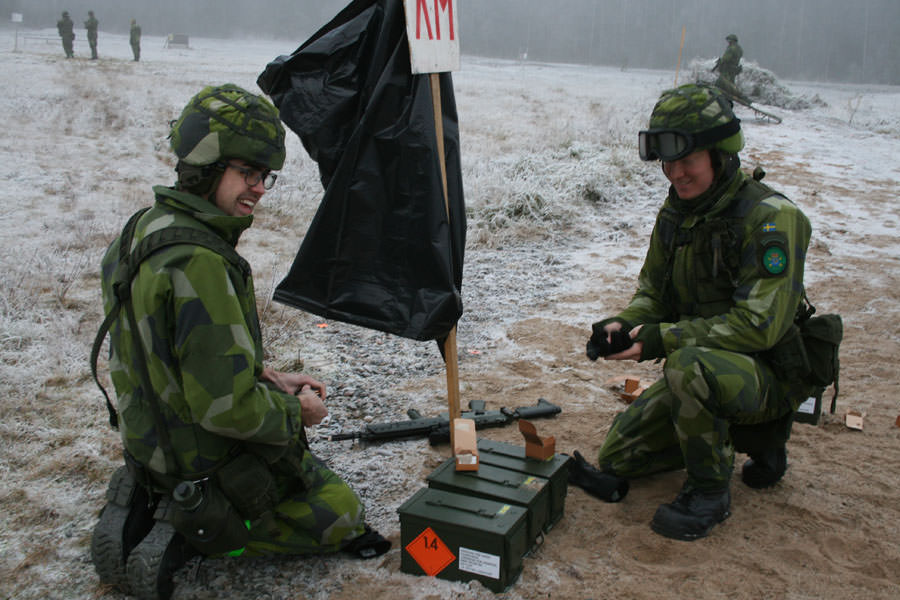 Tidvis tjänstgörande soldater på övning - Försvarsmakten