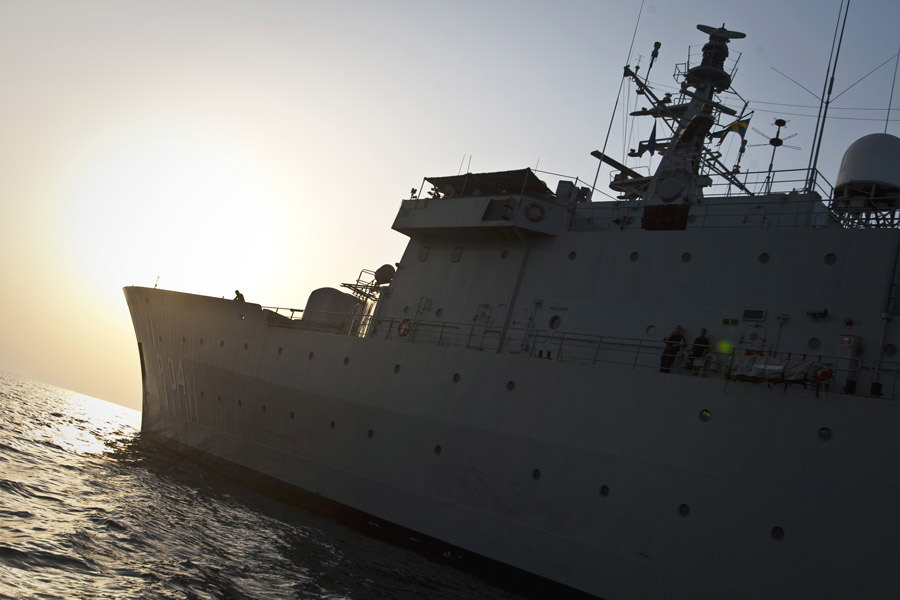 HMS Carlskrona åter i insats - Försvarsmakten