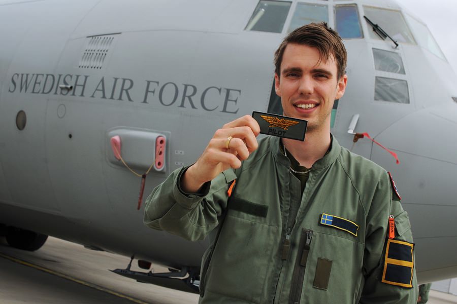 Vingar till nya piloter - Försvarsmakten