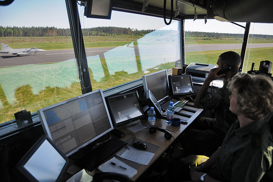 Först på plats, sist hem - Försvarsmakten