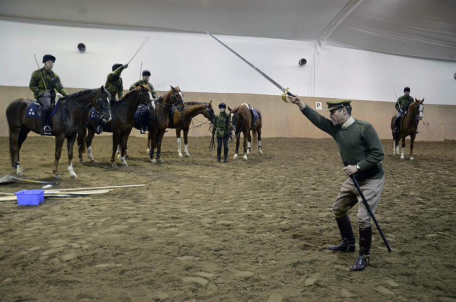 På väg mot Indien med lansen i högsta hugg - Försvarsmakten