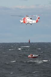HMS Sundsvall på sjöräddningsuppdrag - Försvarsmakten