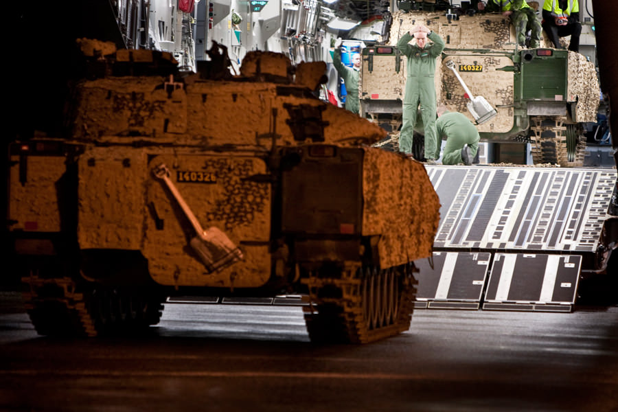 Stridsfordon 90 flygs till Afghanistan - Försvarsmakten