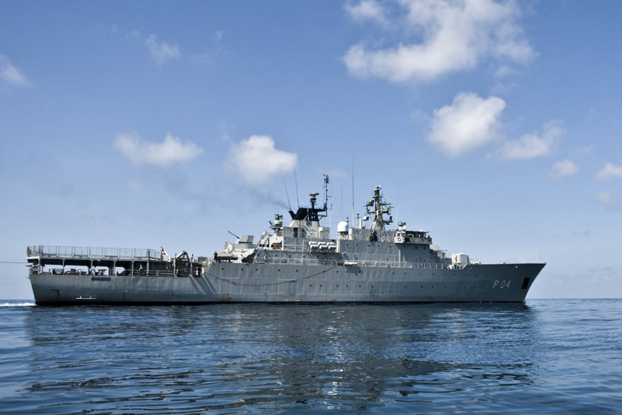 HMS Carlskrona åter till Adenviken - Försvarsmakten