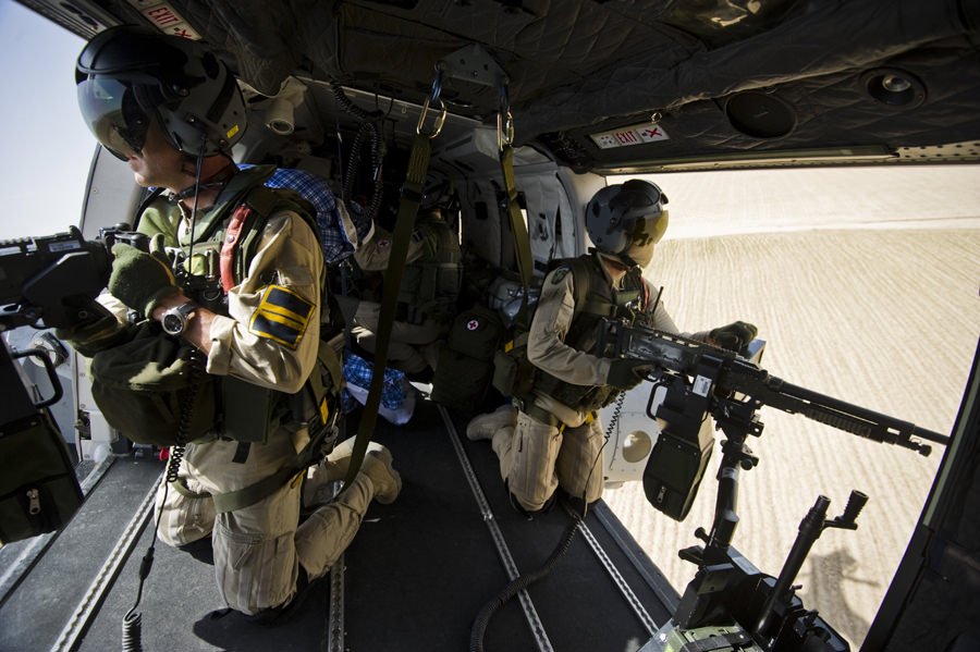 Obruten vårdkedja med svenska helikoptrar - Försvarsmakten